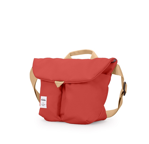 KASEN 輕旅戶外側背包／石榴紅【hellolulu】- TAAZE 讀冊生活